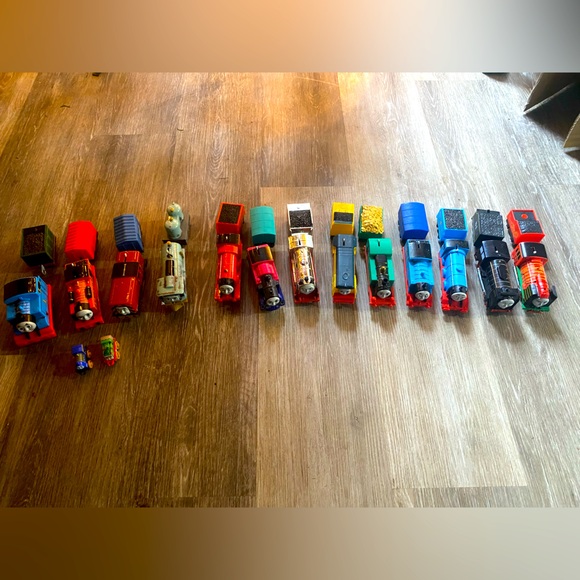 Thomas & Friends | Toys | Thomas The Train Motorized Trains And Carts ...